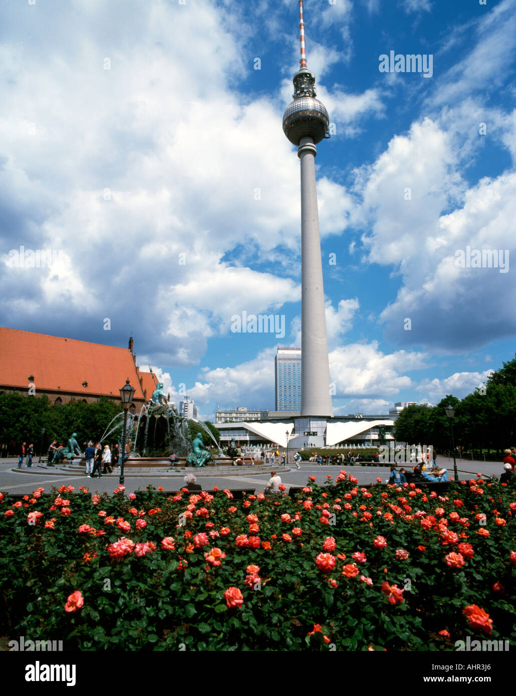Der Fernsehturm oder das Fernsehen Turm im Zentrum von Berlin ...