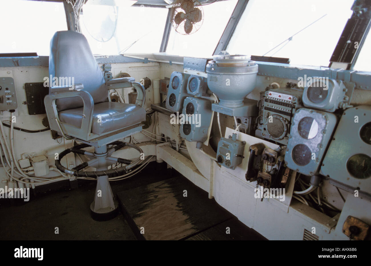 Captains chair -Fotos und -Bildmaterial in hoher Auflösung – Alamy