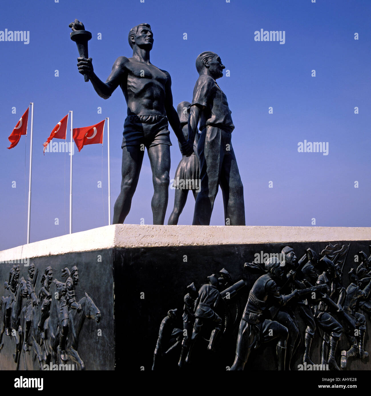 Statue von attaturk -Fotos und -Bildmaterial in hoher Auflösung – Alamy