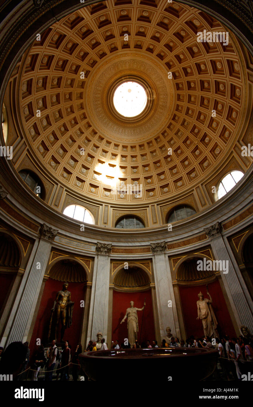 Sala rotonda -Fotos und -Bildmaterial in hoher Auflösung – Alamy