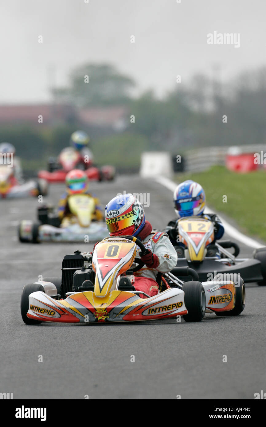 Junior go kart -Fotos und -Bildmaterial in hoher Auflösung – Alamy