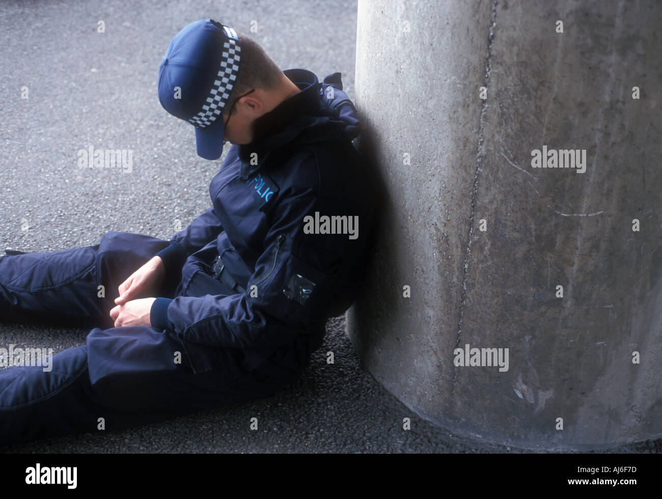 Schlafender polizist -Fotos und -Bildmaterial in hoher Auflösung – Alamy