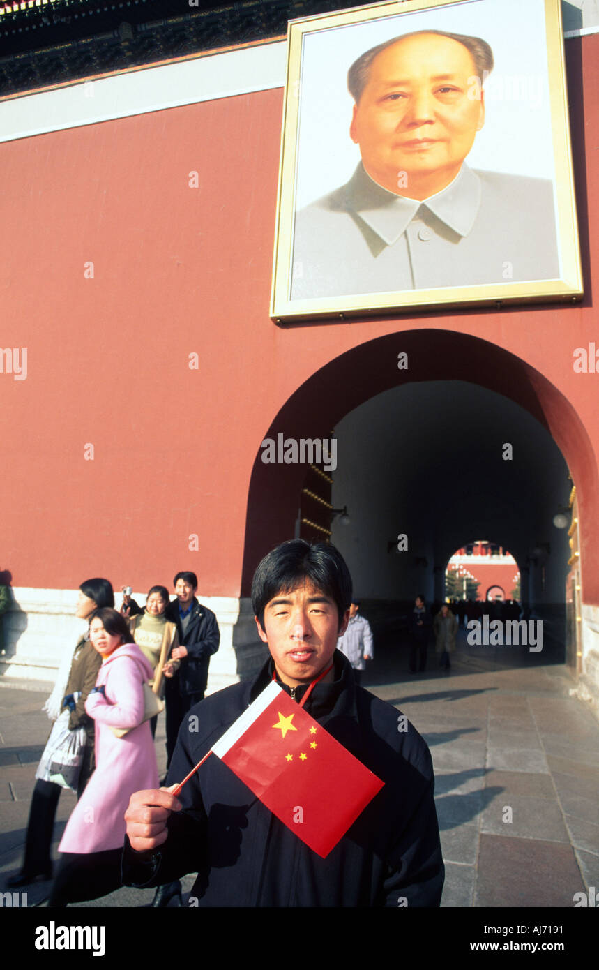 Chinese man communist hat -Fotos und -Bildmaterial in hoher Auflösung ...