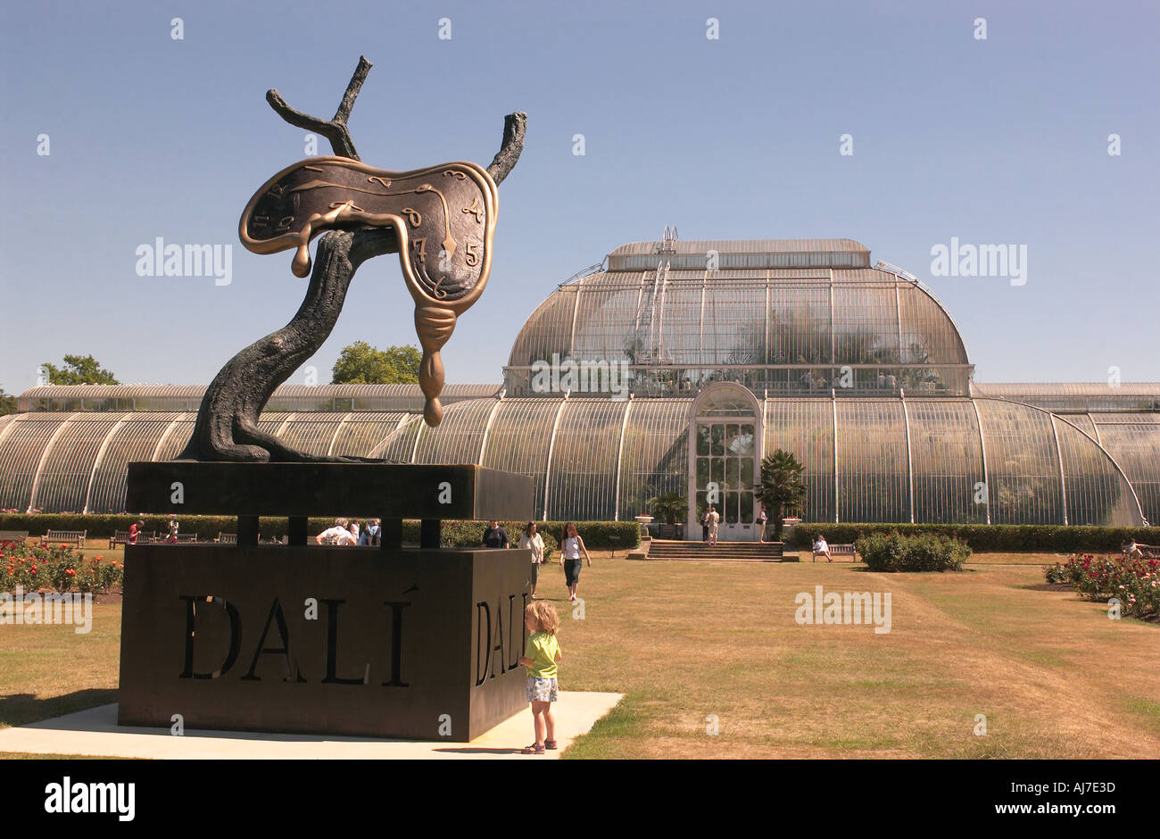 Salvador dali sculpture london -Fotos und -Bildmaterial in hoher ...