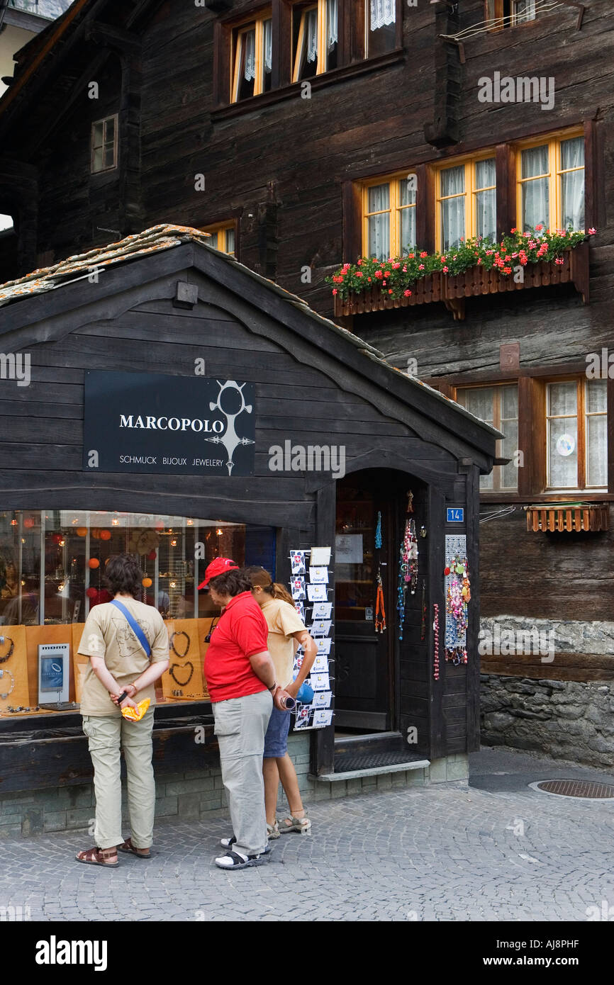 Switzerland valais zermatt shop -Fotos und -Bildmaterial in hoher ...