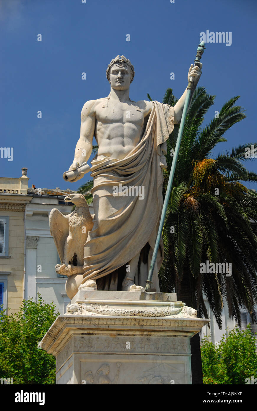 Napoleon statue -Fotos und -Bildmaterial in hoher Auflösung – Alamy