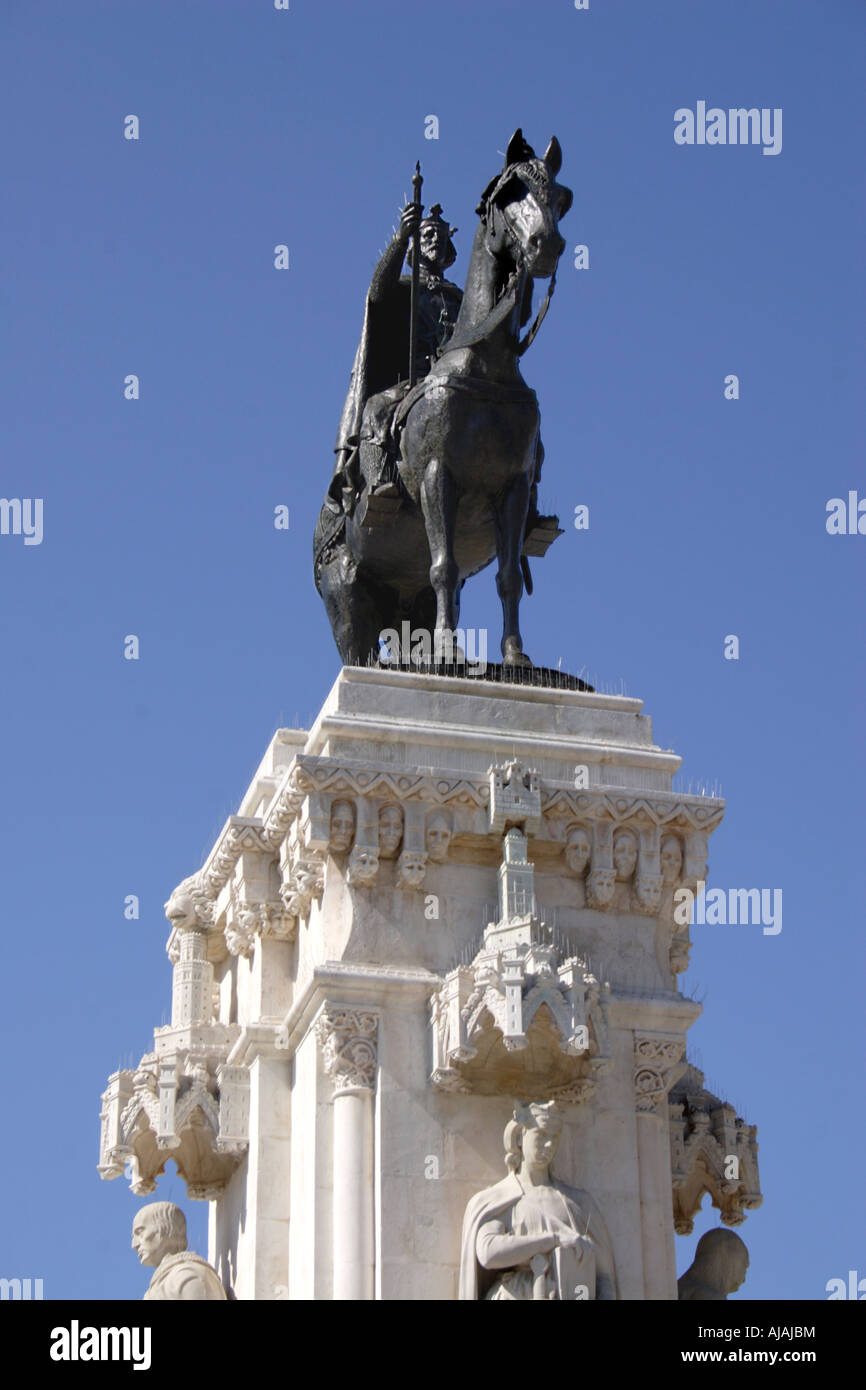 Statua di fernando iii -Fotos und -Bildmaterial in hoher Auflösung – Alamy