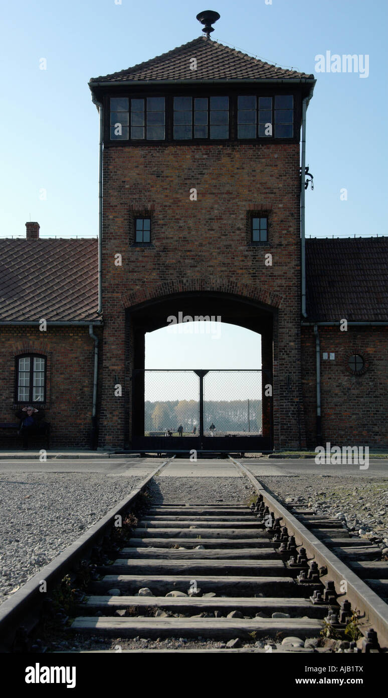 Auschwitz Tor Stockfotos und -bilder Kaufen - Alamy