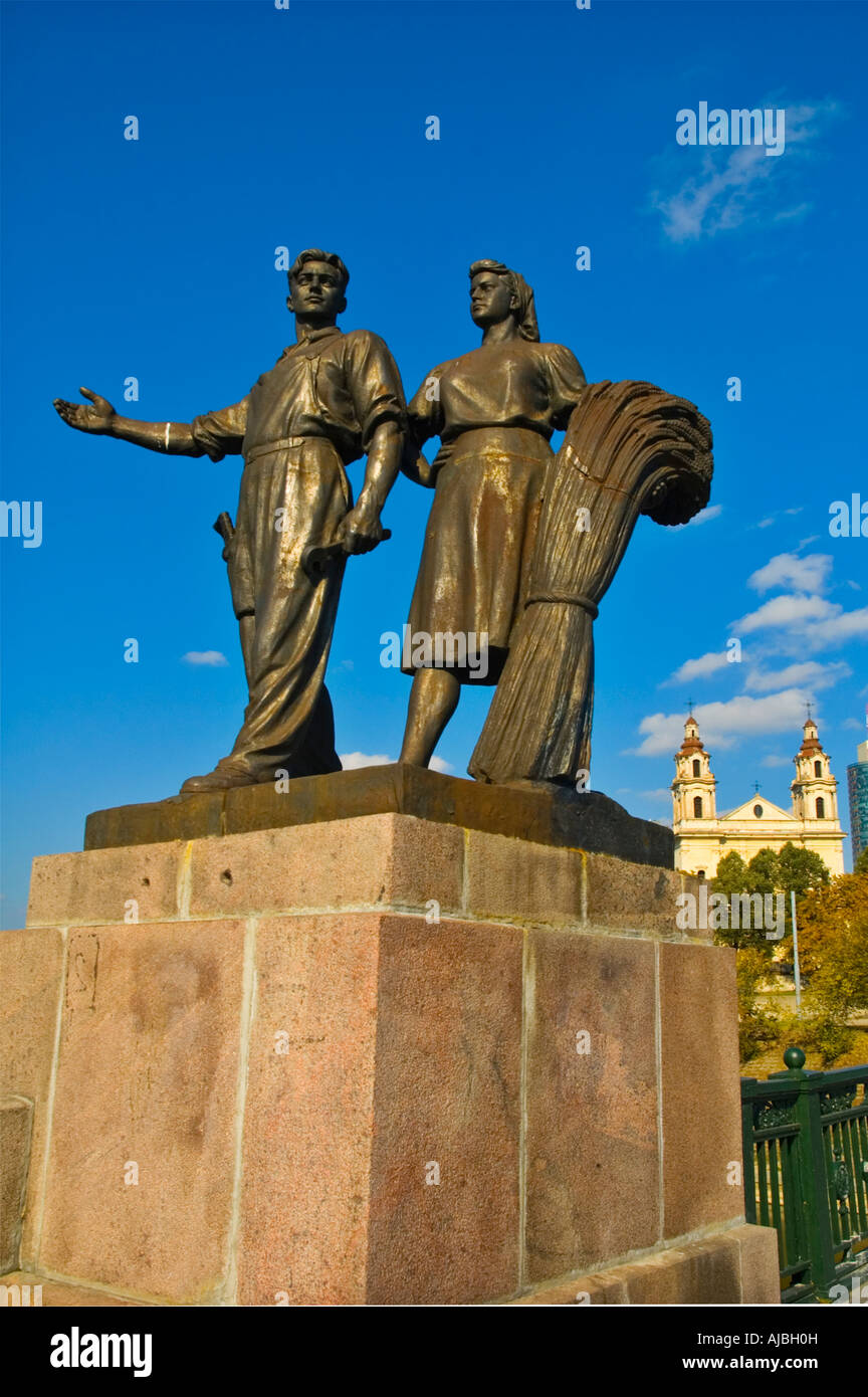 Zaliasis tiltas -Fotos und -Bildmaterial in hoher Auflösung – Alamy