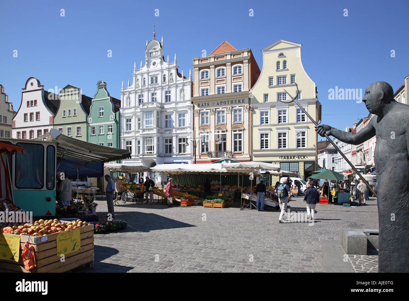 Mecklenburg Vorpommern Rostock Neuer Markt neuer Platz Platz Marktplatz ...
