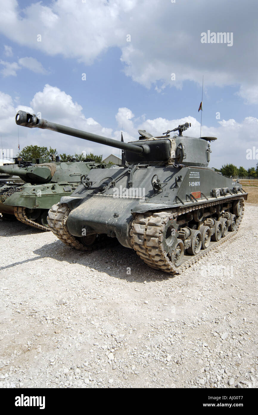 M4a1 tank sherman -Fotos und -Bildmaterial in hoher Auflösung - Seite 2 ...