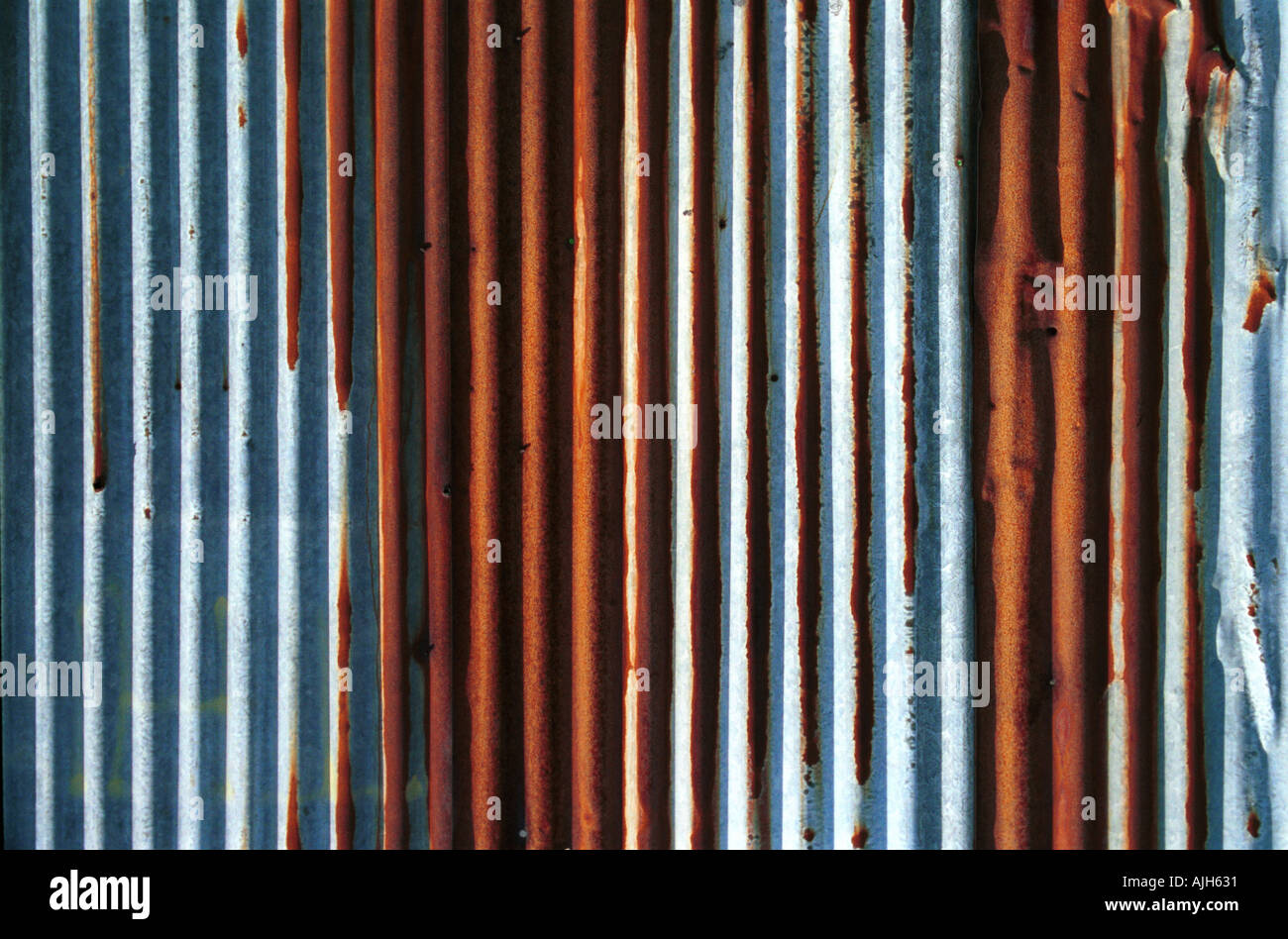 Corrugated iron -Fotos und -Bildmaterial in hoher Auflösung – Alamy