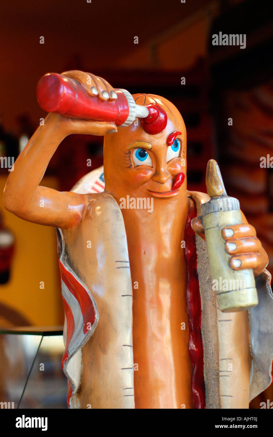 Hot dog statue -Fotos und -Bildmaterial in hoher Auflösung – Alamy
