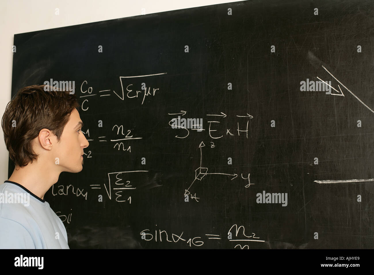 Junge gleichung -Fotos und -Bildmaterial in hoher Auflösung – Alamy