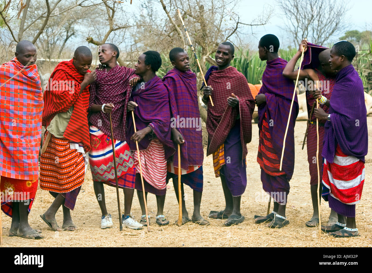 Massai tracht -Fotos und -Bildmaterial in hoher Auflösung – Alamy