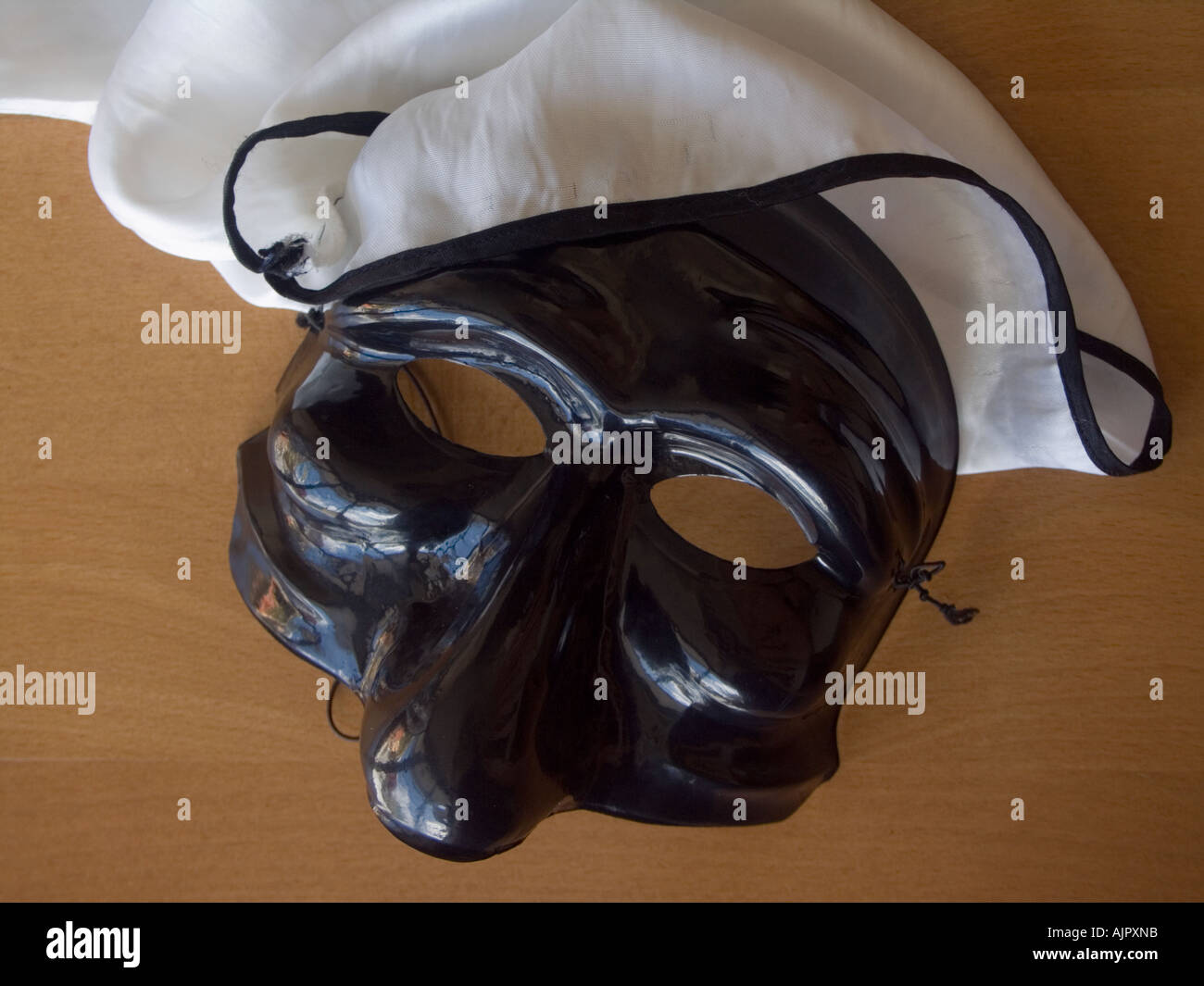 Pierrot mask -Fotos und -Bildmaterial in hoher Auflösung – Alamy