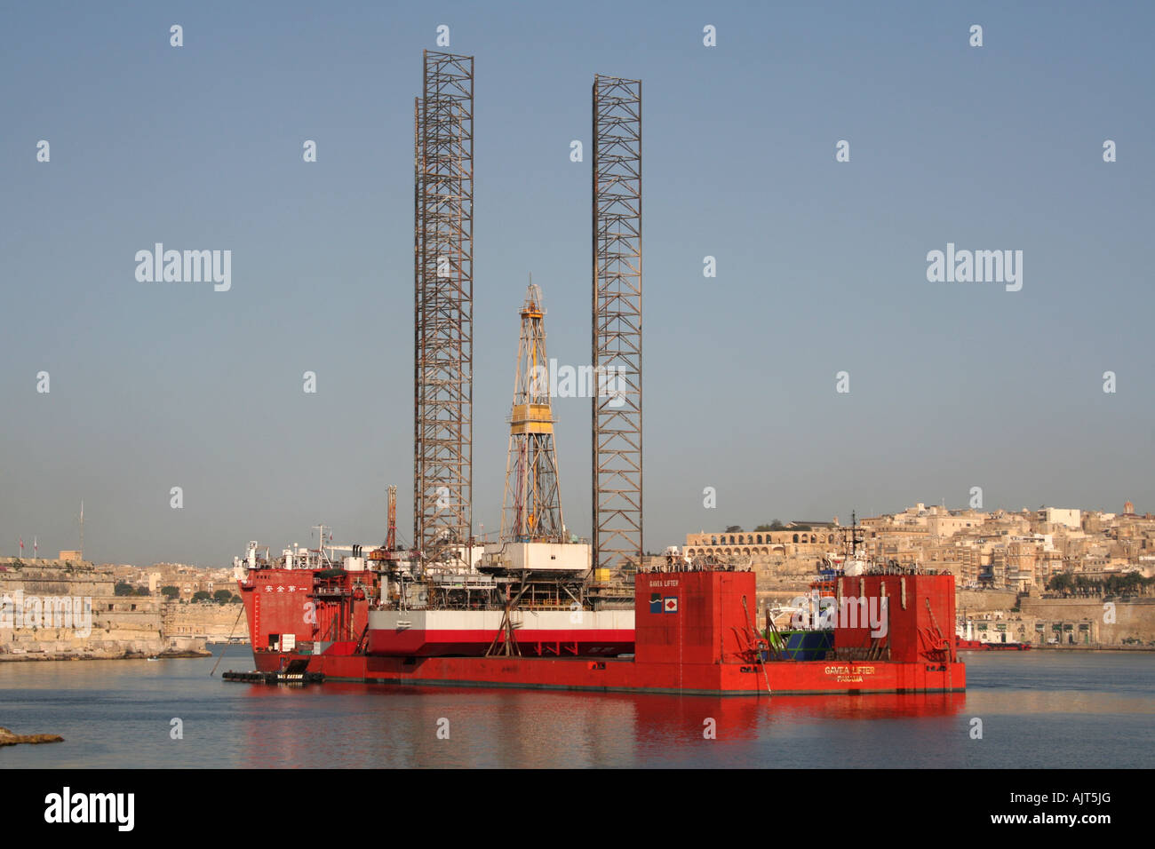 Die semi-submersible Lastkahn und schwimmenden Trockendock Gavea Lifter ...