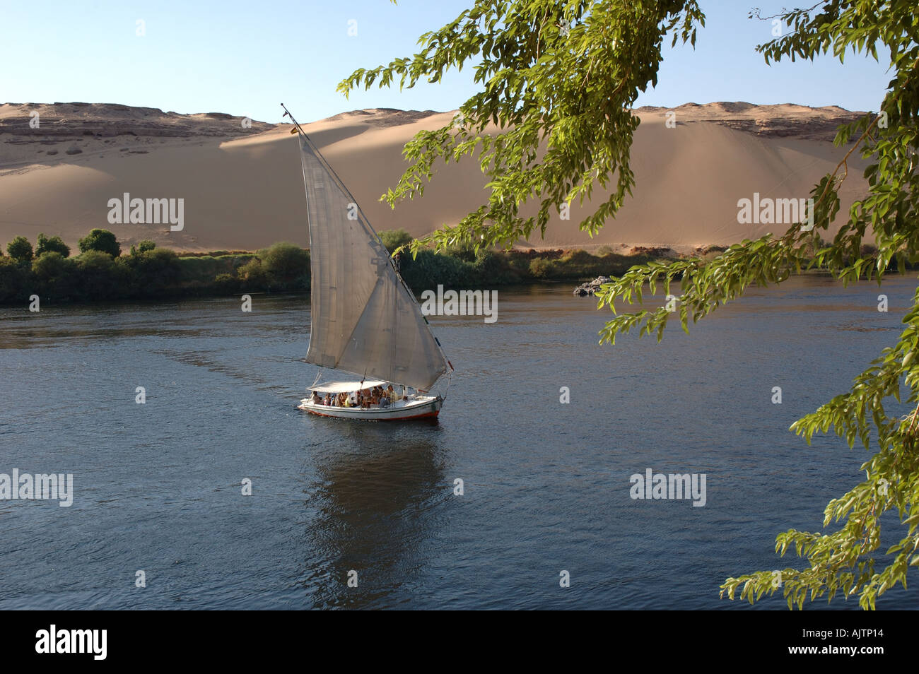 Bootfahren auf dem nil -Fotos und -Bildmaterial in hoher Auflösung ...