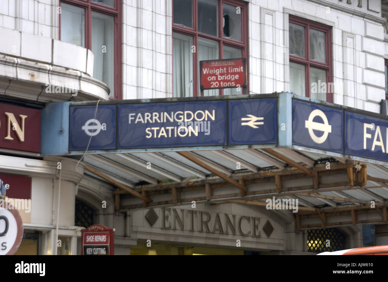 Farringdon underground tube station sign -Fotos und -Bildmaterial in ...