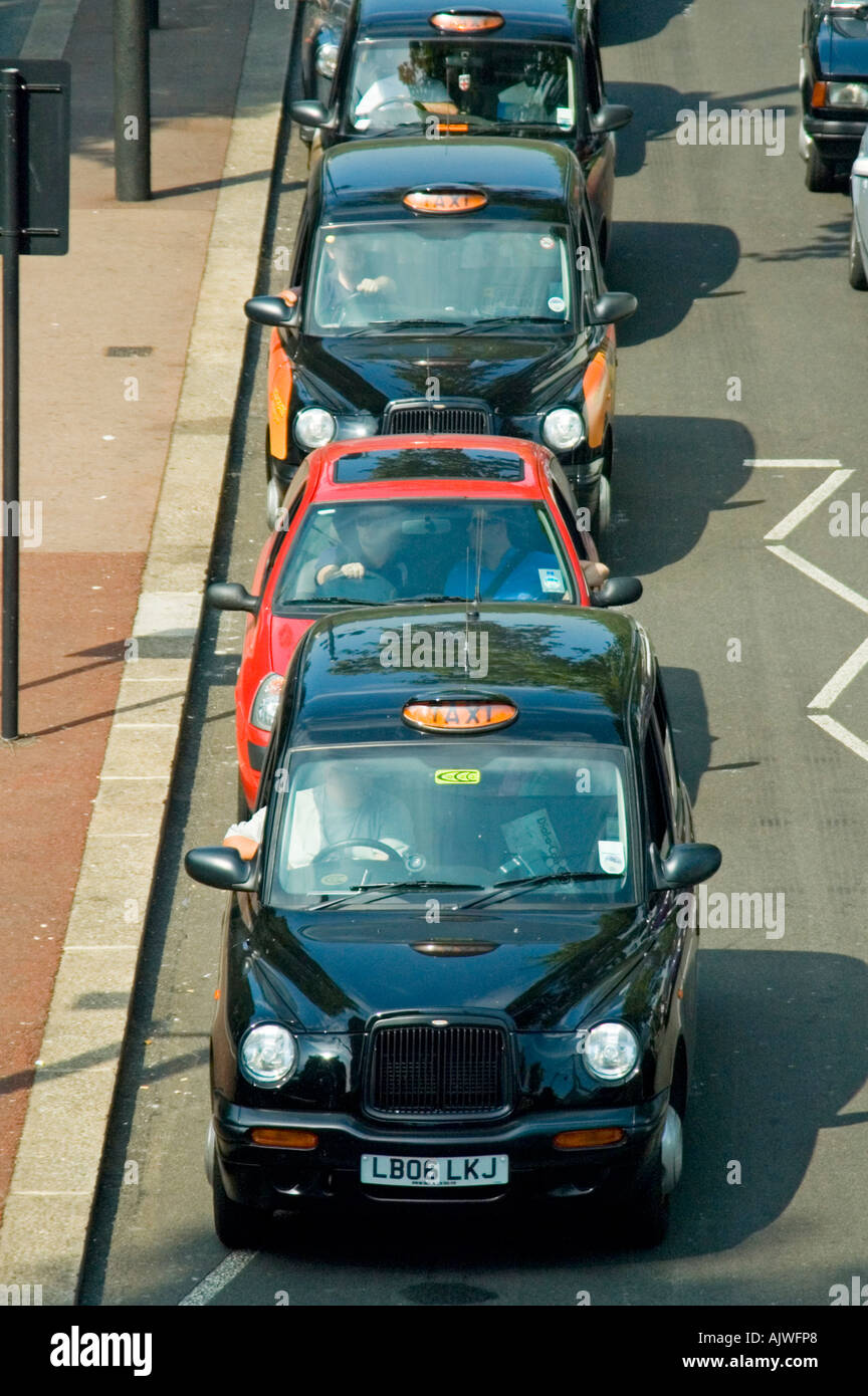 Taxi taxi autos schwarz lti tx1 -Fotos und -Bildmaterial in hoher ...