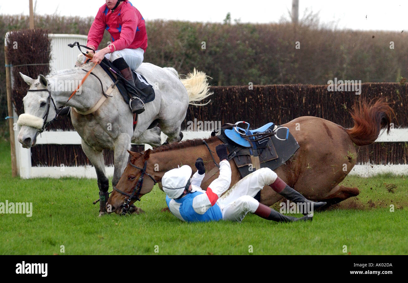Sturz vom pferd -Fotos und -Bildmaterial in hoher Auflösung – Alamy