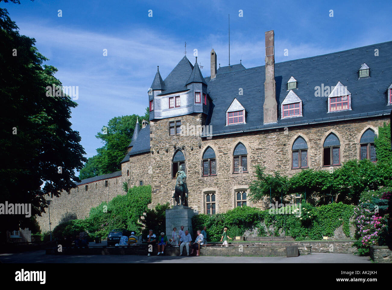 Schloss burg solingen -Fotos und -Bildmaterial in hoher Auflösung – Alamy