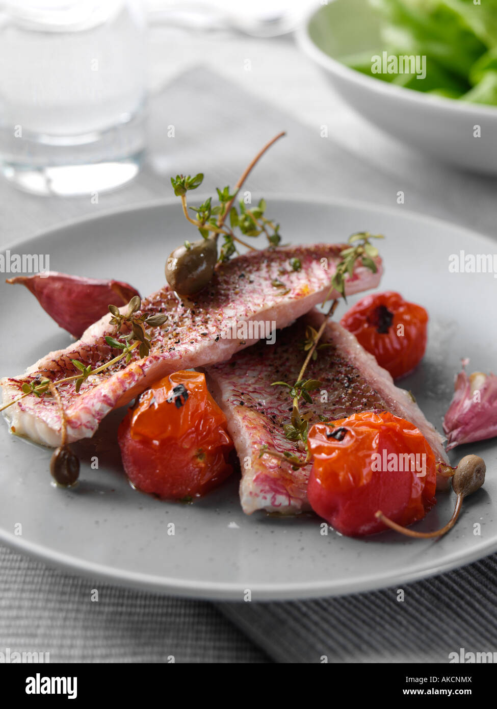 Fine dining red snapper -Fotos und -Bildmaterial in hoher Auflösung – Alamy