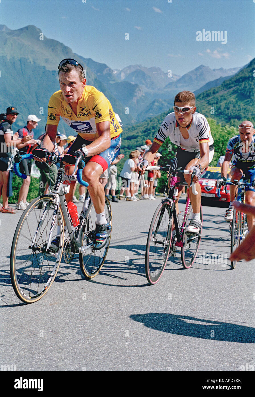 Lance Armstrong und Jan Ullrich auf der Aufstieg nach Luz Ardiden in ...