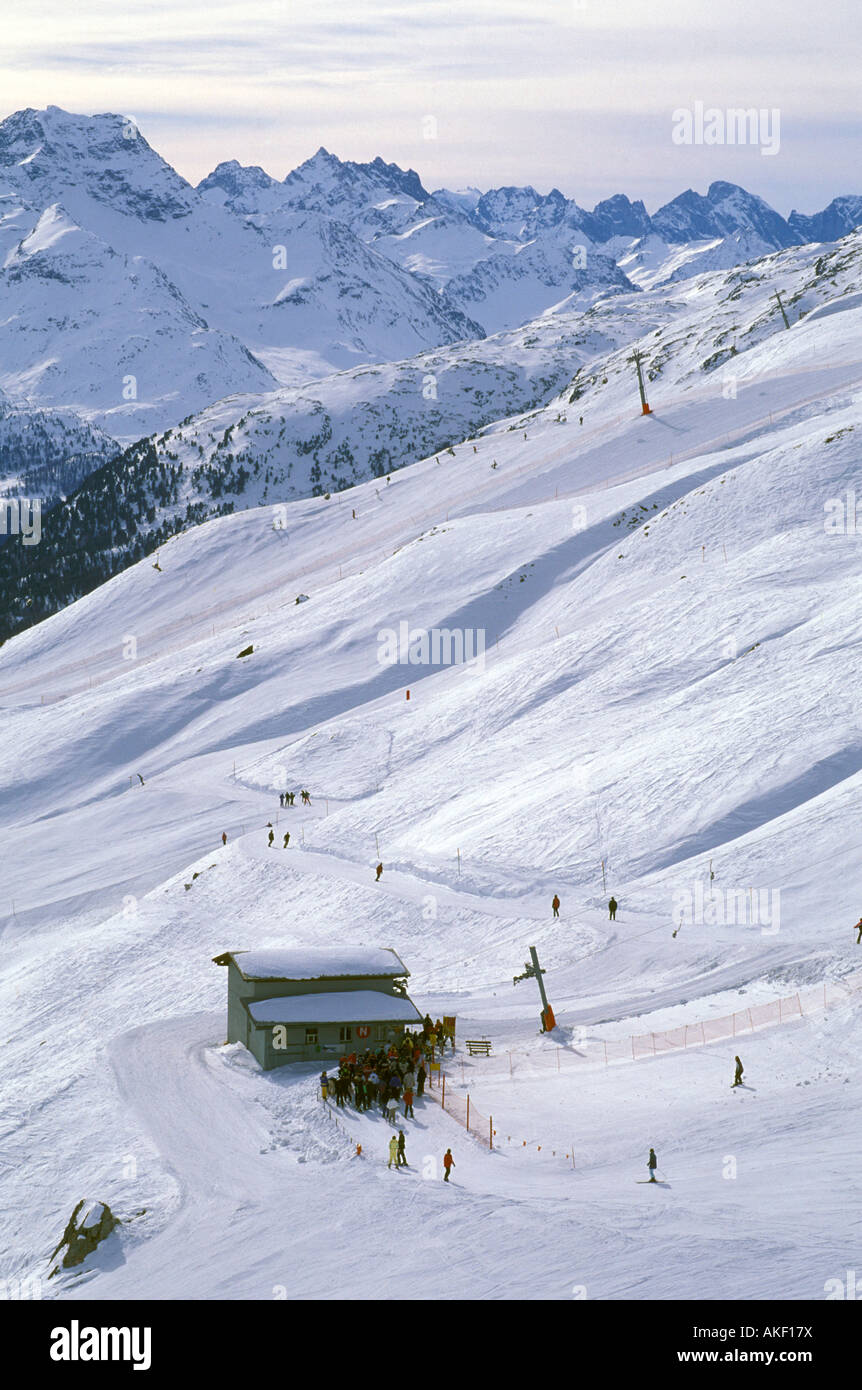 Corviglia skipisten -Fotos und -Bildmaterial in hoher Auflösung – Alamy