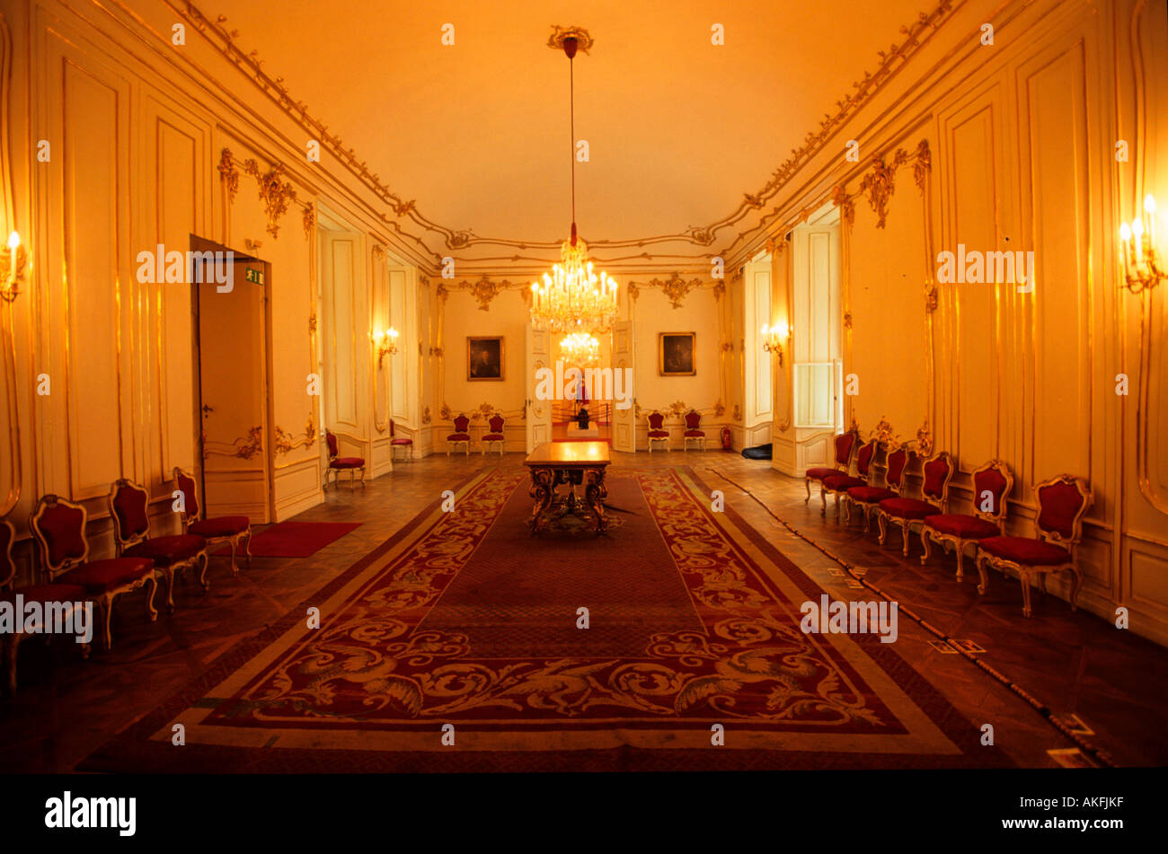 Schloss Schönbrunn, Vorsaal der Kaiserin Stockfoto, Bild: 8563902 - Alamy Schloss Schönbrunn, Vorsaal der Kaiserin Stockfoto, Bild: 8563902 - Alamy