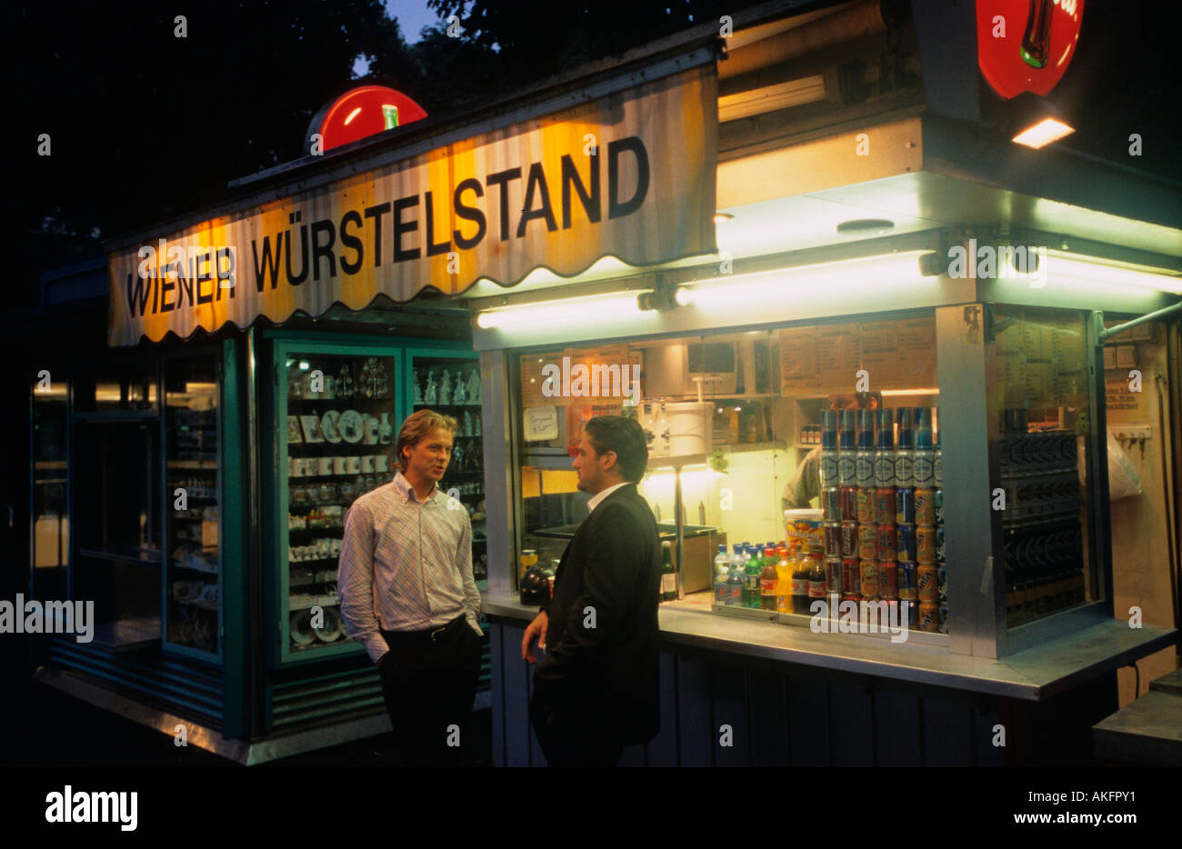 Wurstel stand -Fotos und -Bildmaterial in hoher Auflösung – Alamy