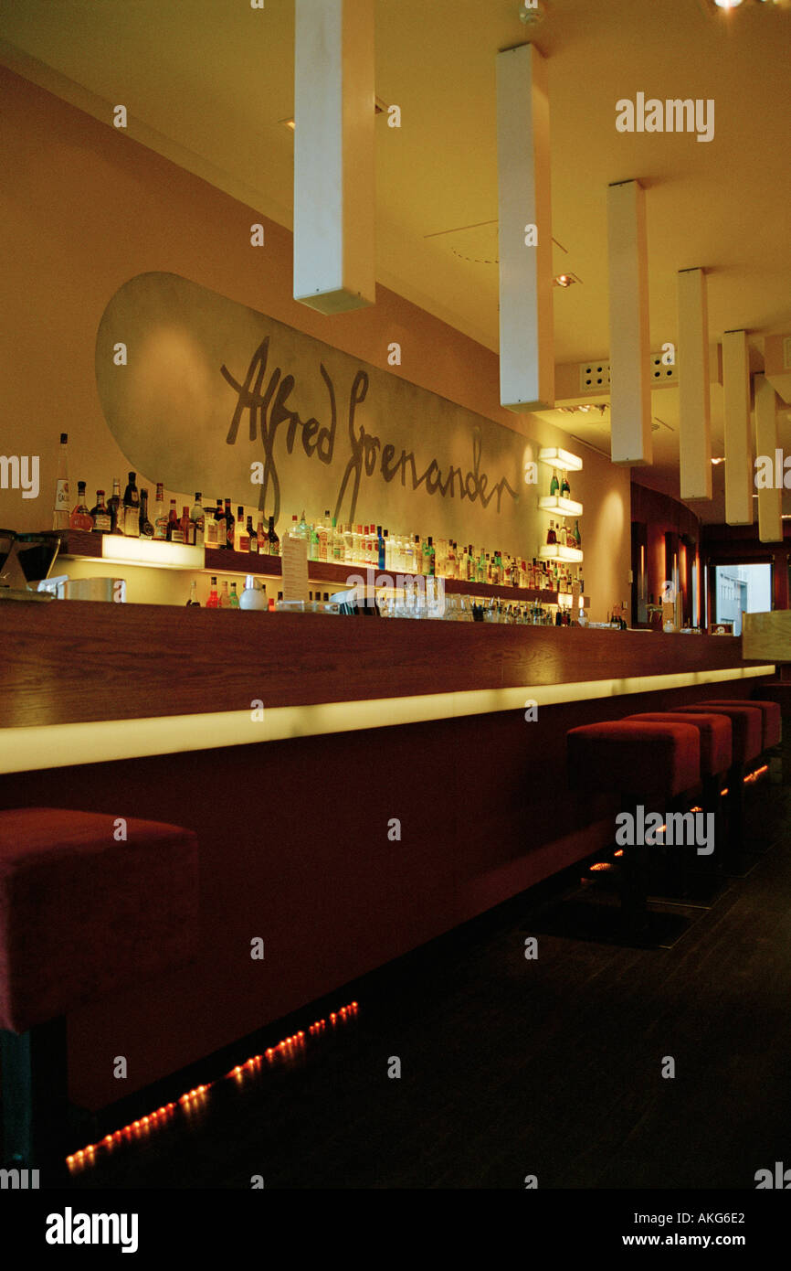 German bars restaurants nightlife -Fotos und -Bildmaterial in hoher ...