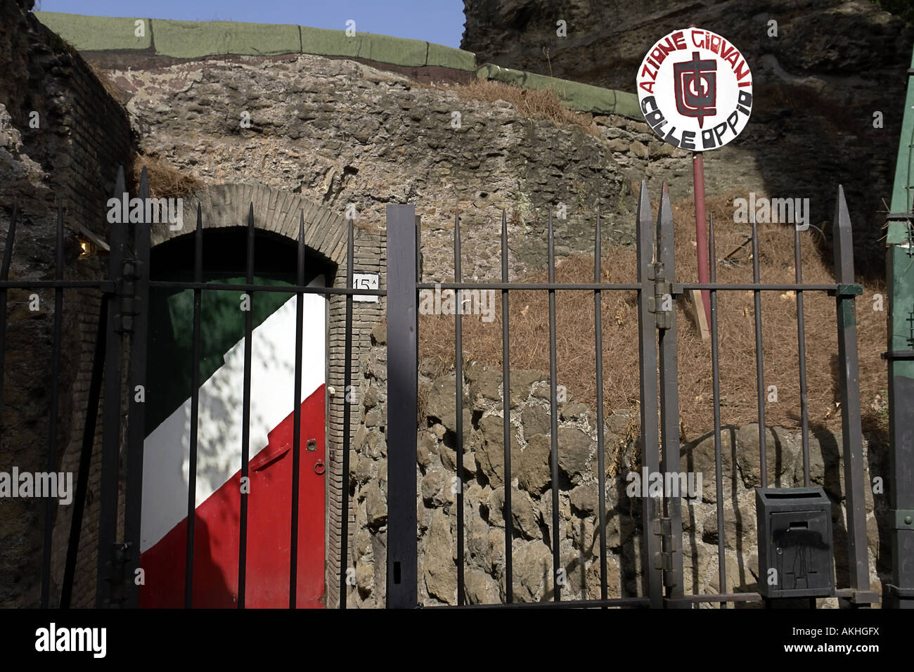 Sitz der faschistischen Jugendorganisation Monte Oppio Parco di Traiano ...