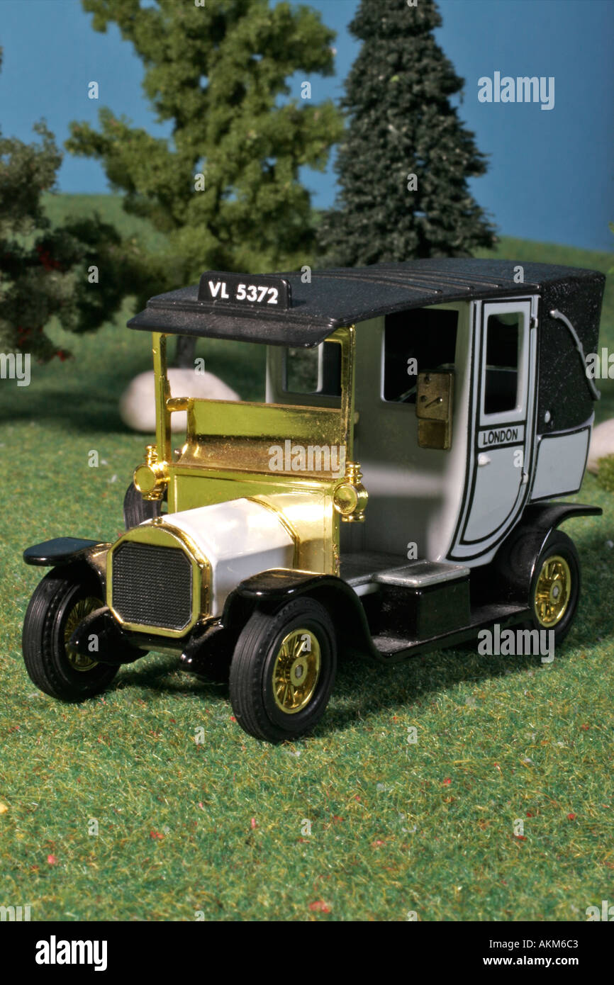 Unic oldtimer taxi -Fotos und -Bildmaterial in hoher Auflösung – Alamy