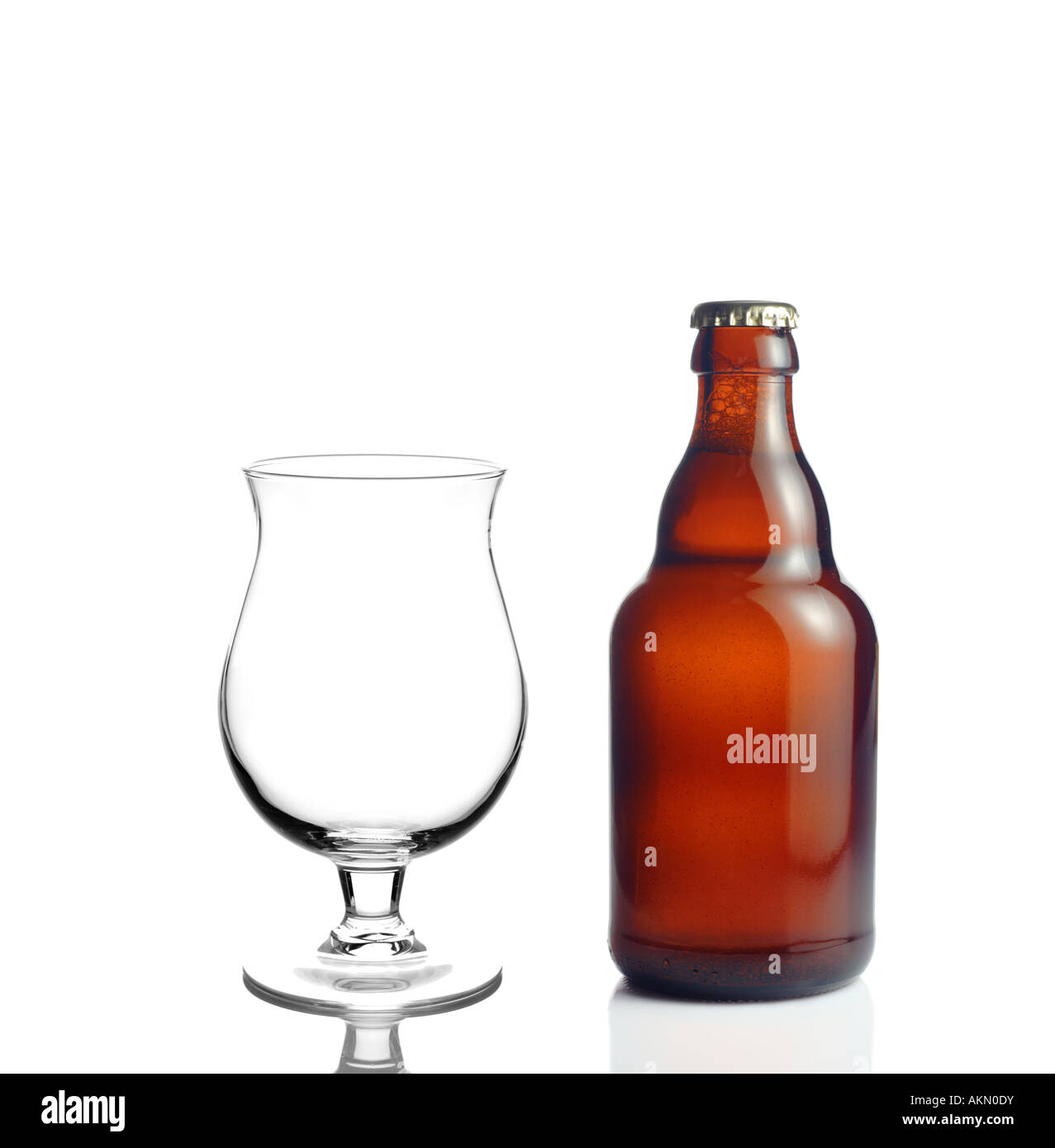 Leere Flasche Bier Stockfotos und -bilder Kaufen - Alamy