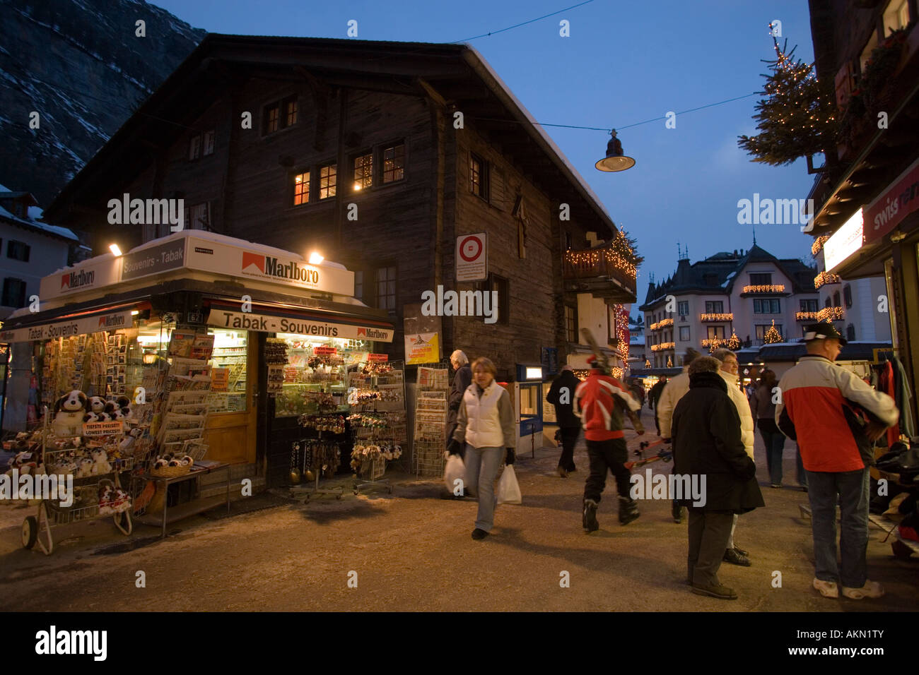 Switzerland valais zermatt shop -Fotos und -Bildmaterial in hoher ...