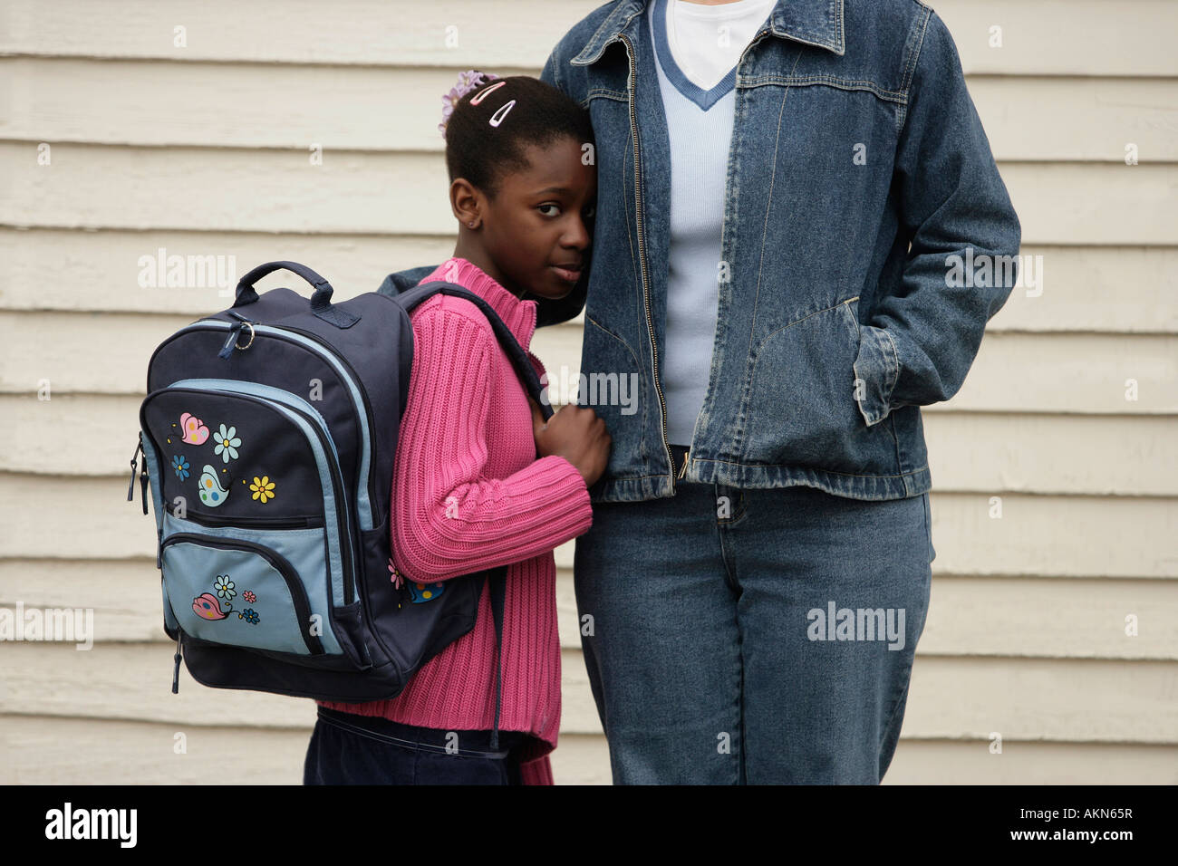 Shy schoolgirl -Fotos und -Bildmaterial in hoher Auflösung – Alamy
