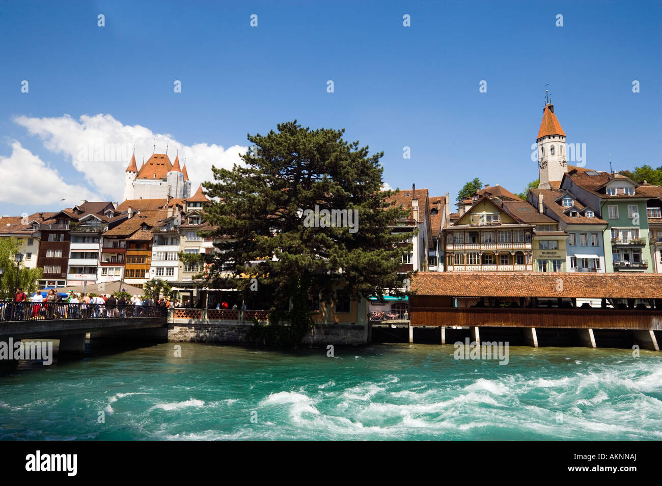 Mühle Schleuse am Fluss Aare Schloss Thun und Kirche Berner Oberland ...