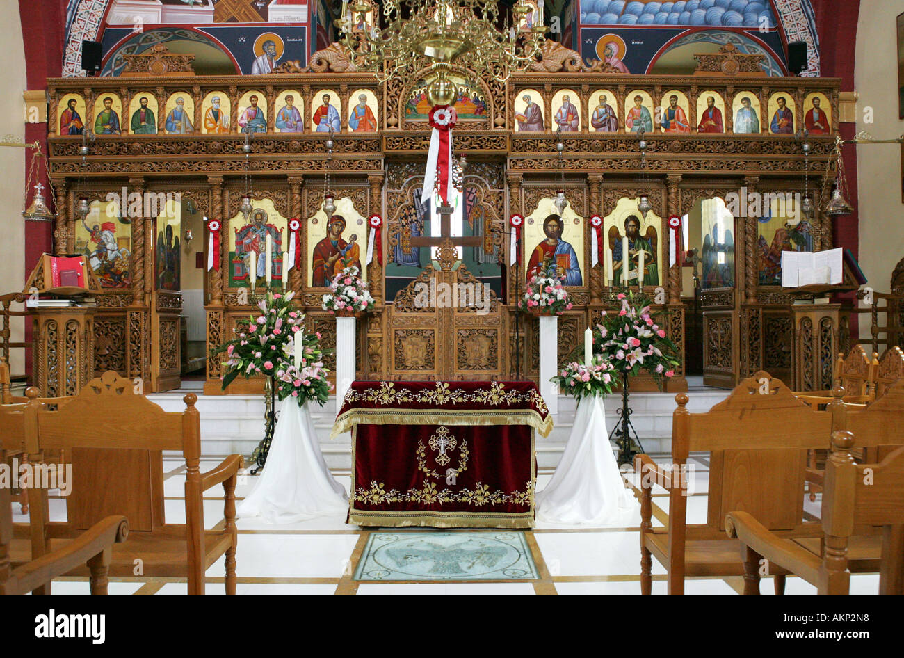 Innere Bild eines typischen UK griechisch-orthodoxen Kirche Hochzeit ...