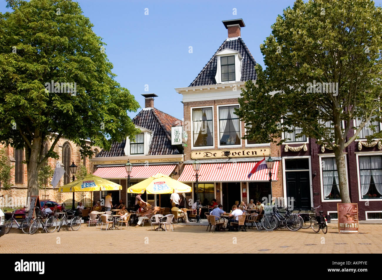 Franeker Friesland Holland-Stadt-Restaurant-Bar-pub Stockfotografie - Alamy