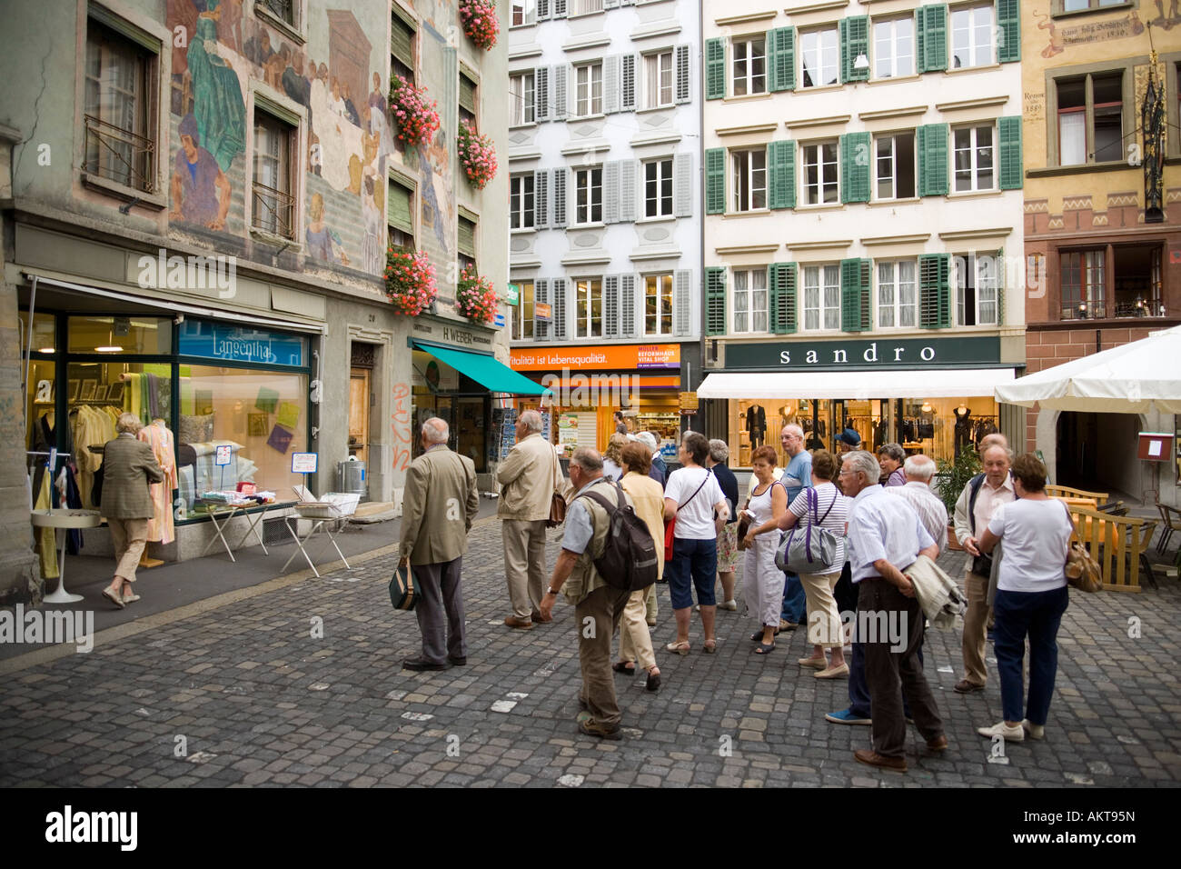 Weinmarkt luzern -Fotos und -Bildmaterial in hoher Auflösung – Alamy