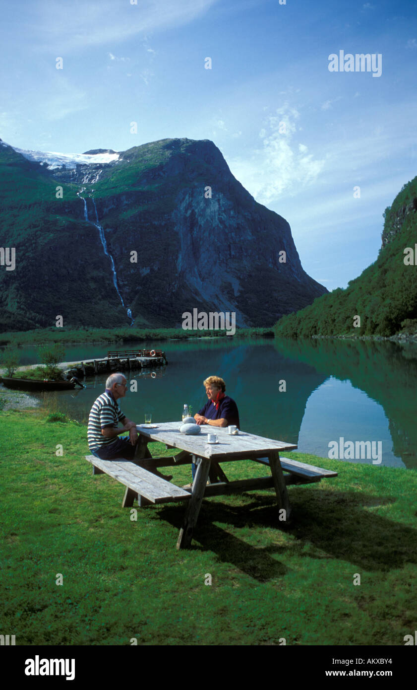Lake Loen Fjord Stockfotos und -bilder Kaufen - Alamy