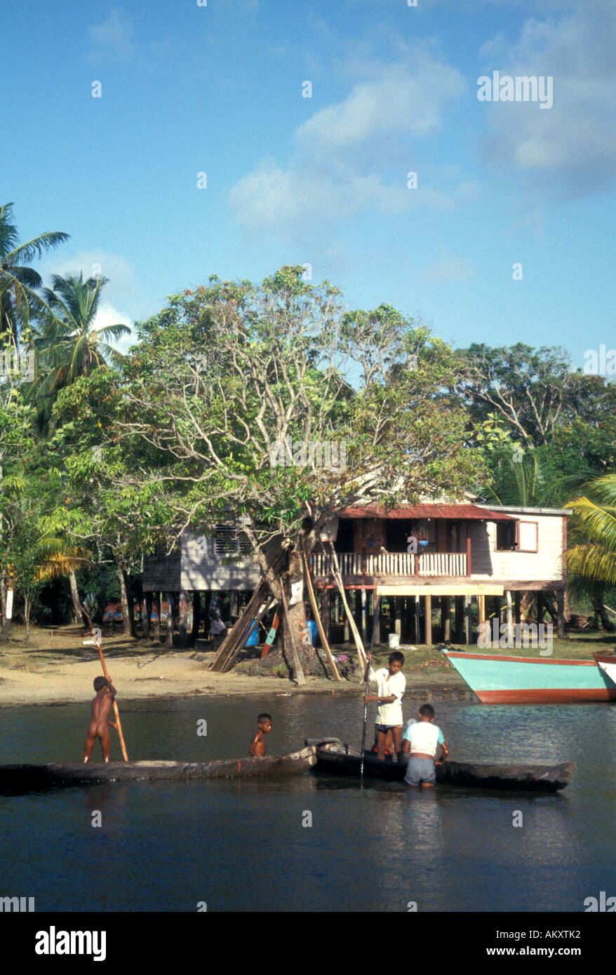 Nicaragua miskito coast village -Fotos und -Bildmaterial in hoher ...