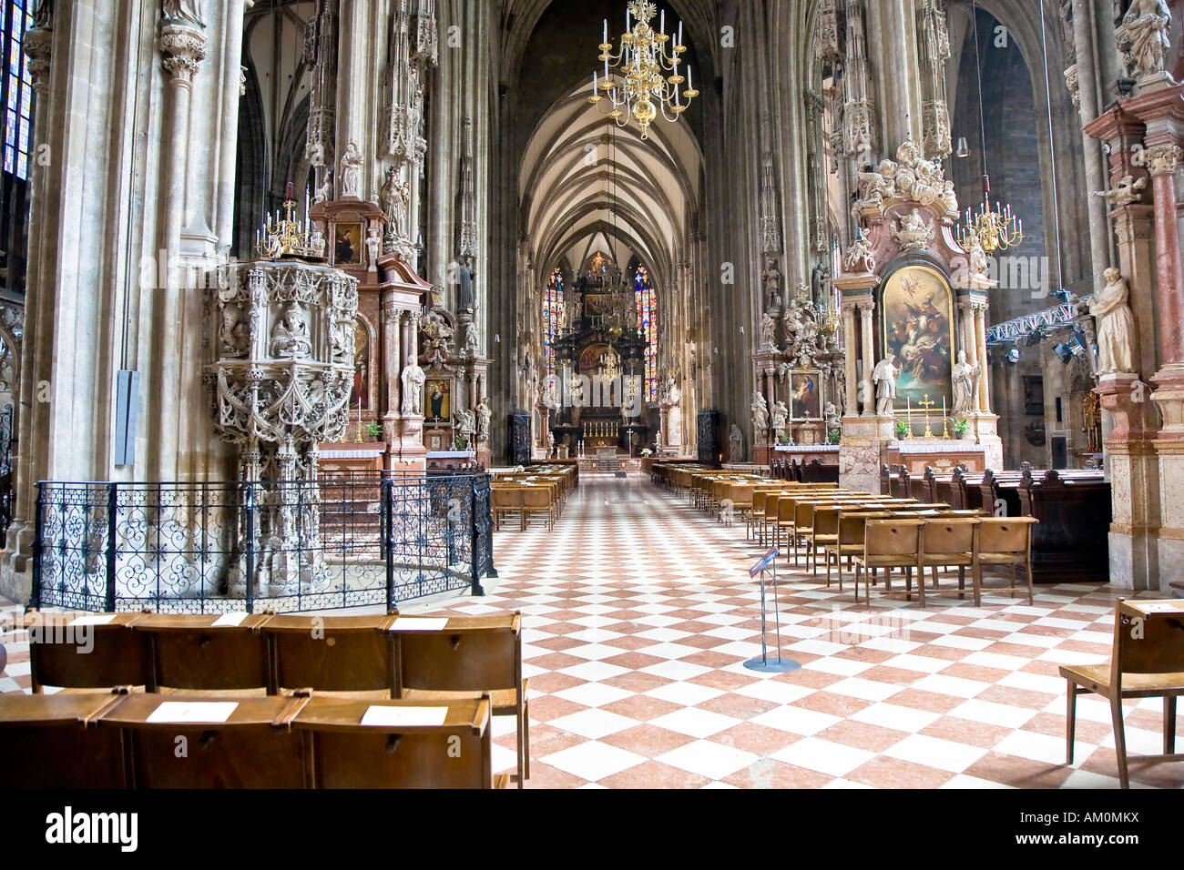 Wien stephansdom altar -Fotos und -Bildmaterial in hoher Auflösung – Alamy