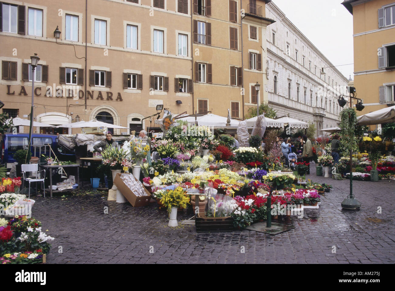 Flower stall italy rome -Fotos und -Bildmaterial in hoher Auflösung – Alamy