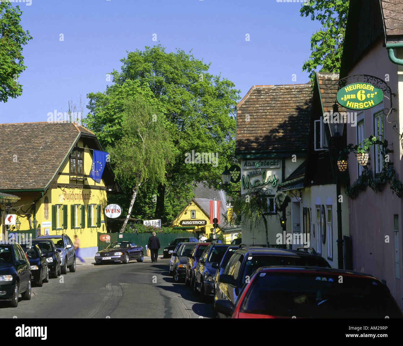 Heuriger weinstube in grinzing -Fotos und -Bildmaterial in hoher ...