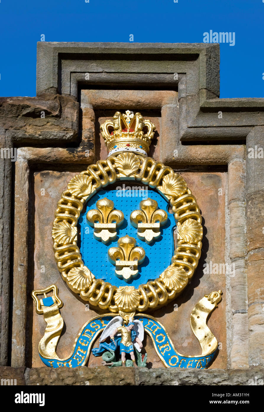 Diese Mauerstruktur gemalt Welsh königliche Wappen ist an der Wand über ...