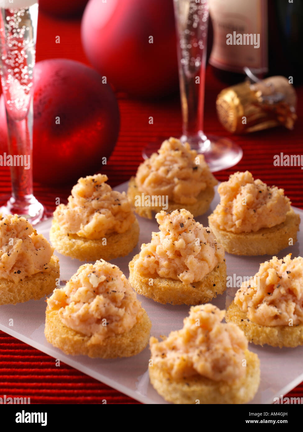 Lachs brandade gourmet canapes -Fotos und -Bildmaterial in hoher ...