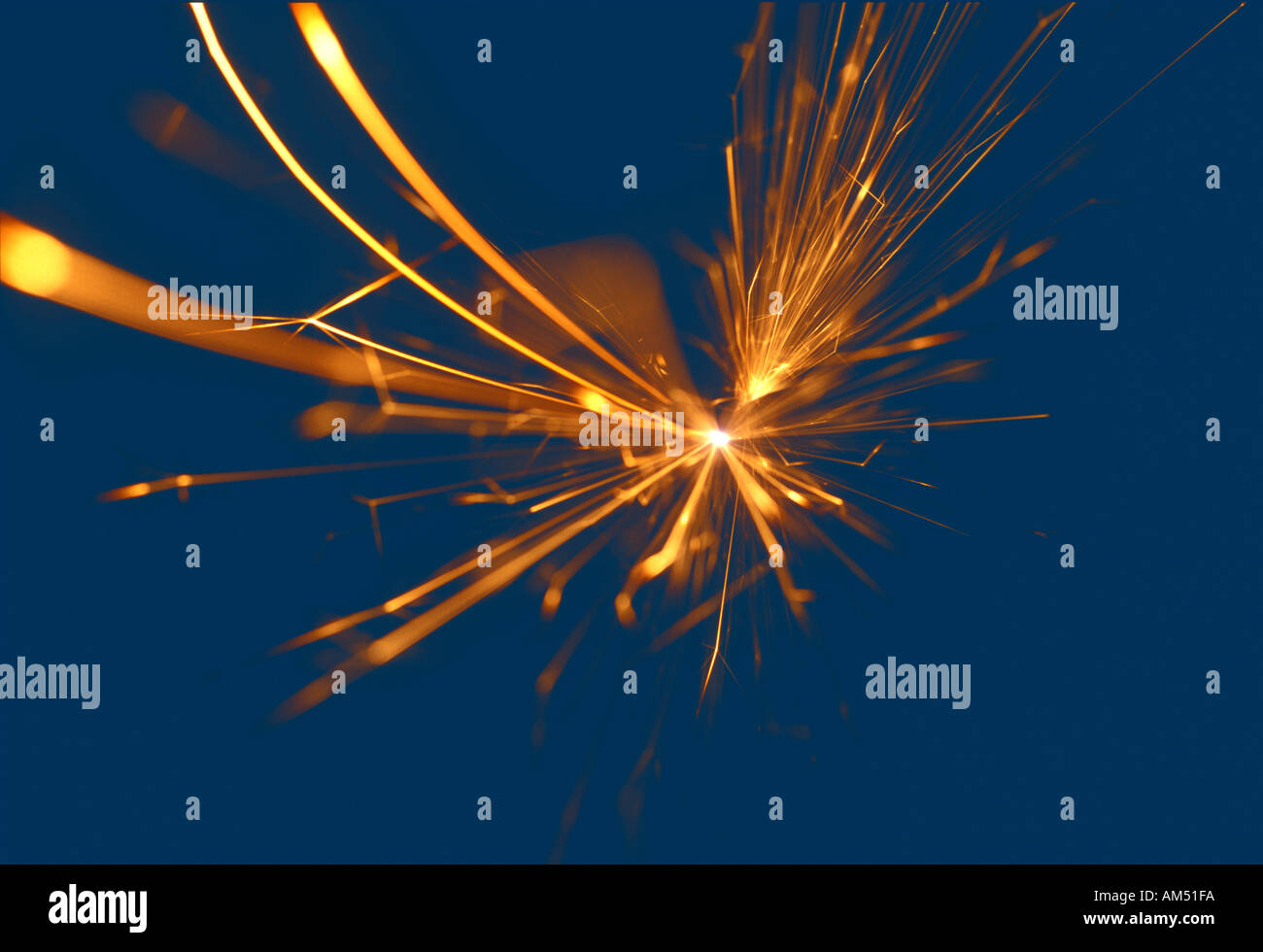 Elektrische funken -Fotos und -Bildmaterial in hoher Auflösung – Alamy