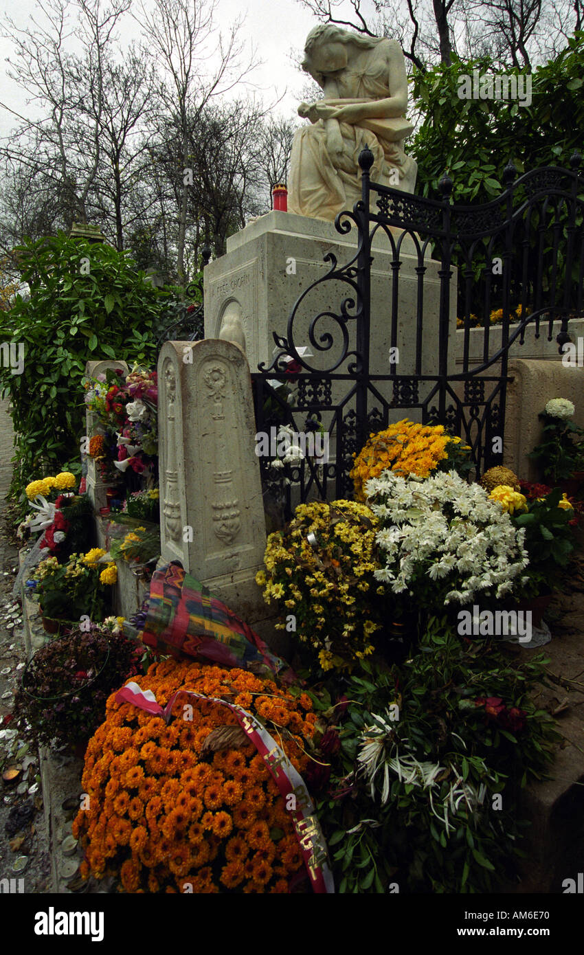 Das Grab des Musikers / Komponisten Frédéric Chopin am Friedhof Pere ...